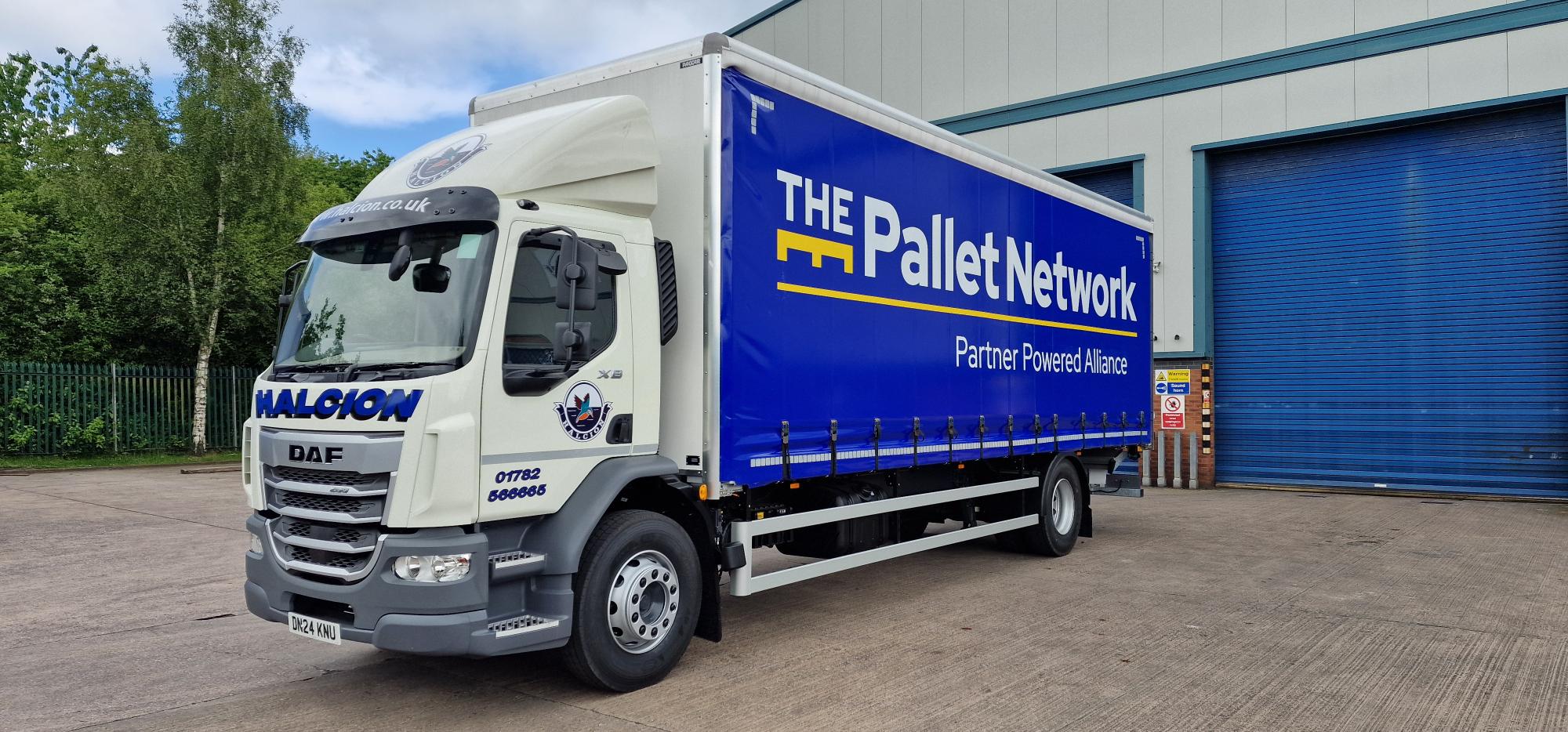 Halcion welcomes new DAF 18 tonner addition to its fleet | Halcion Express