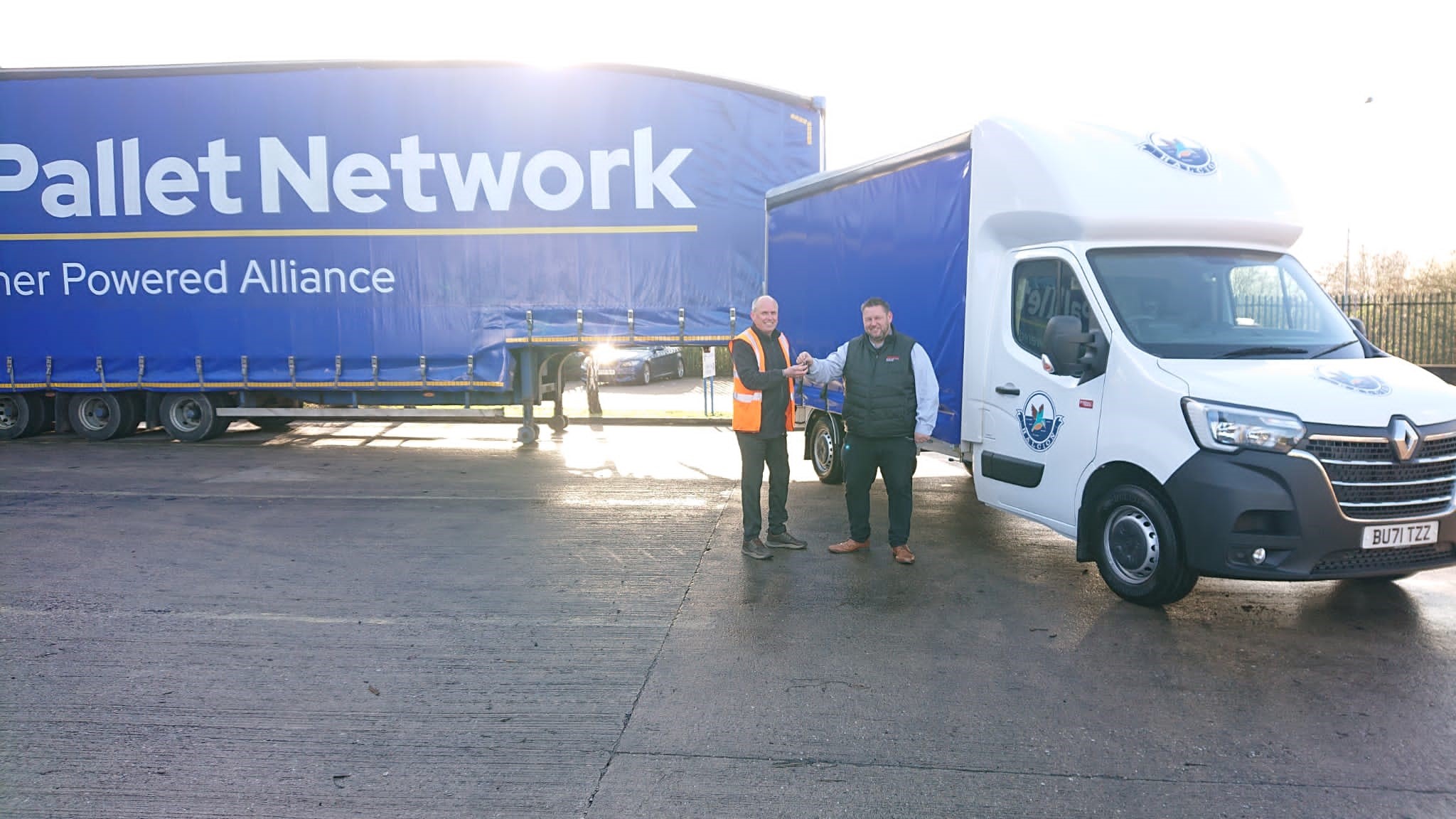 Halcion Express - Halcion takes delivery of Renault 3.5t from Allports