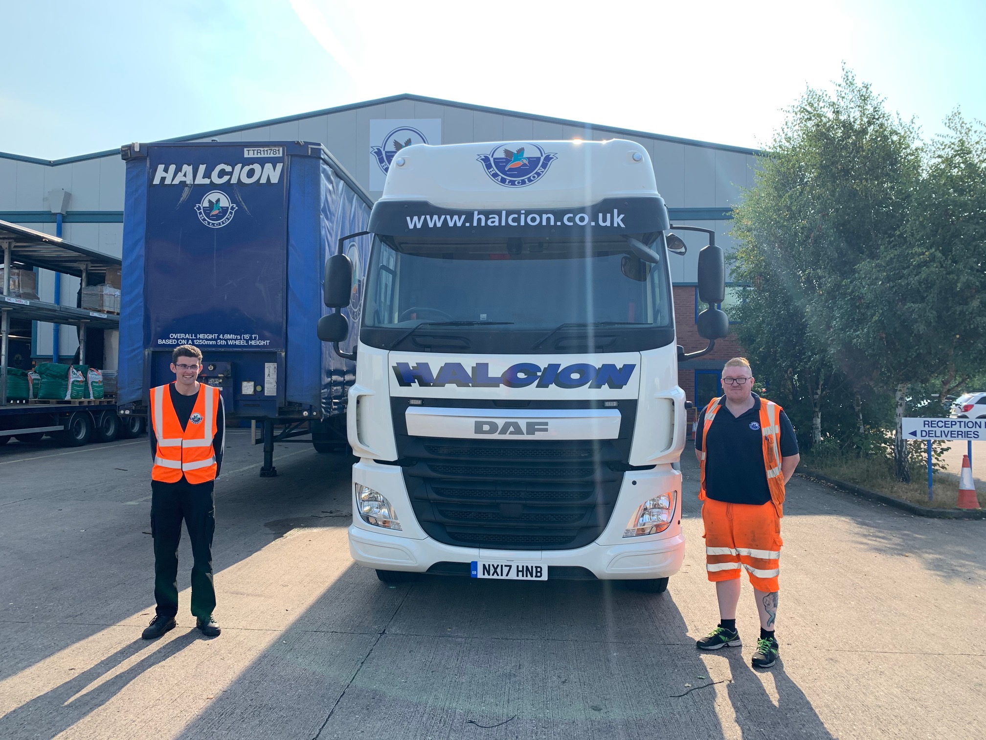 Halcion Express takes delivery of DAF CF460 from Motus Commercials ...