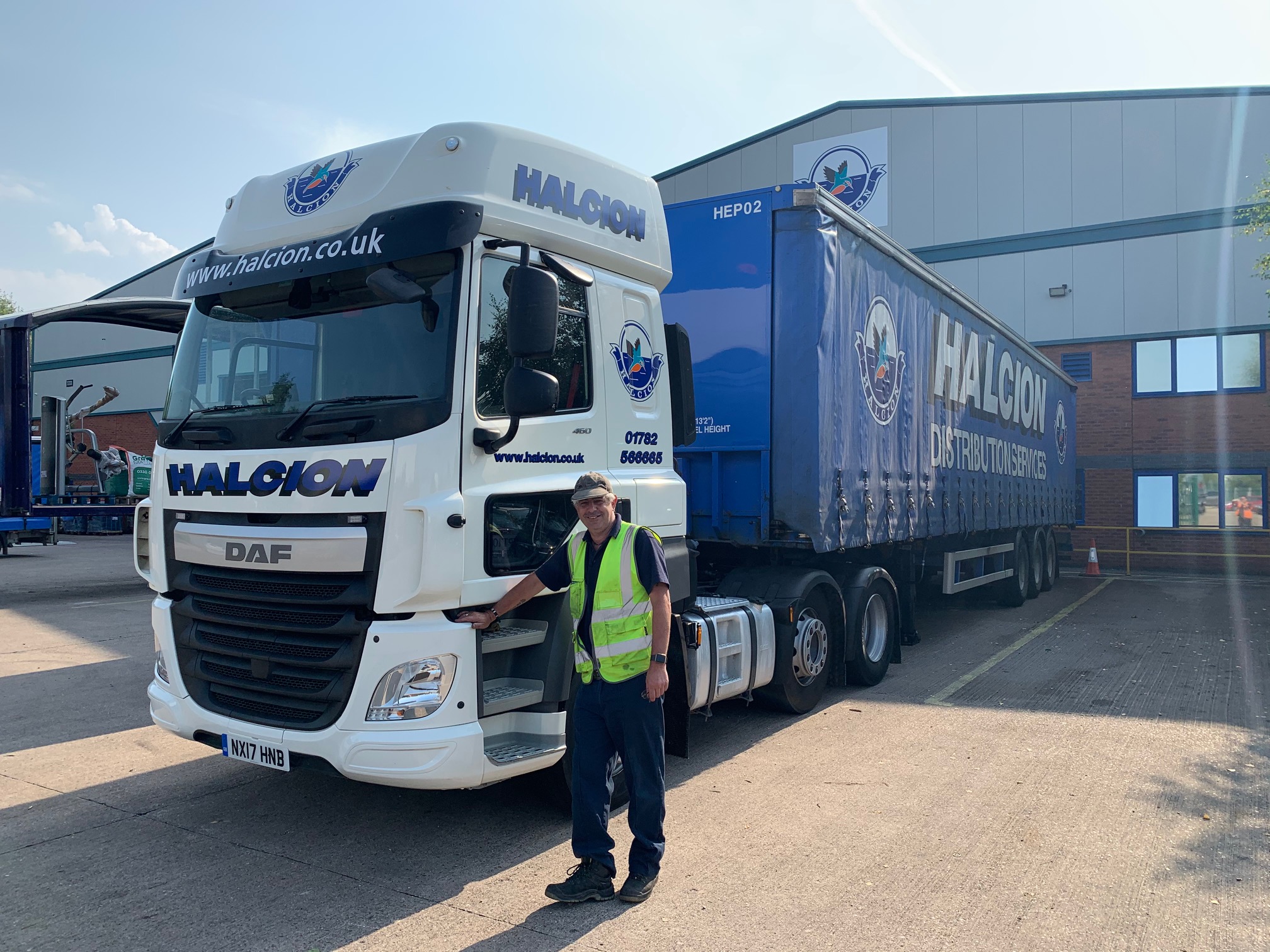 Halcion Express takes delivery of DAF CF460 from Motus Commercials ...